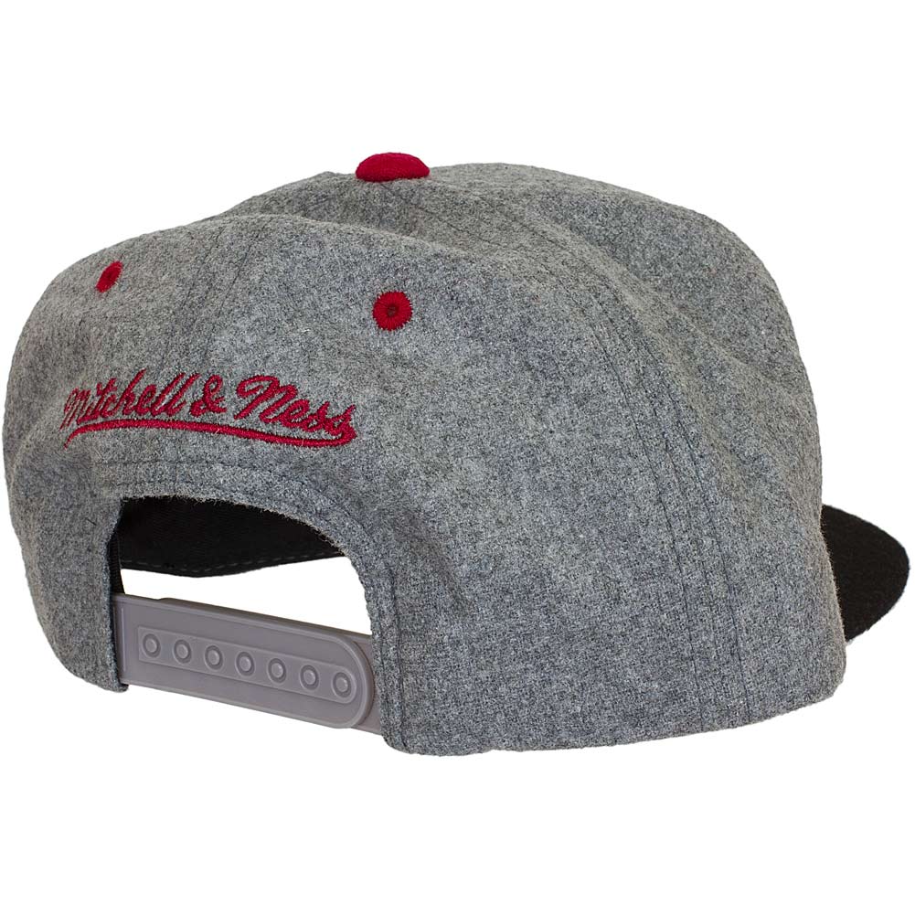 Mitchell & Ness Snapback Cap Chicago Bulls grau/schwarz - hier bestellen!