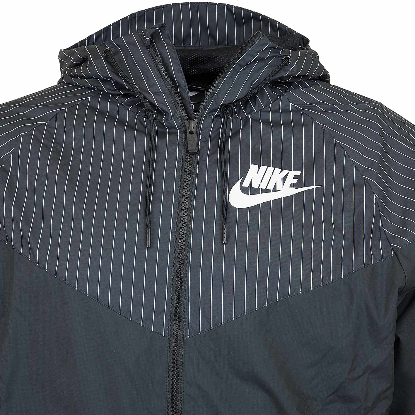 Nike Jacke HD Reg GFX schwarz/weiß - hier bestellen!